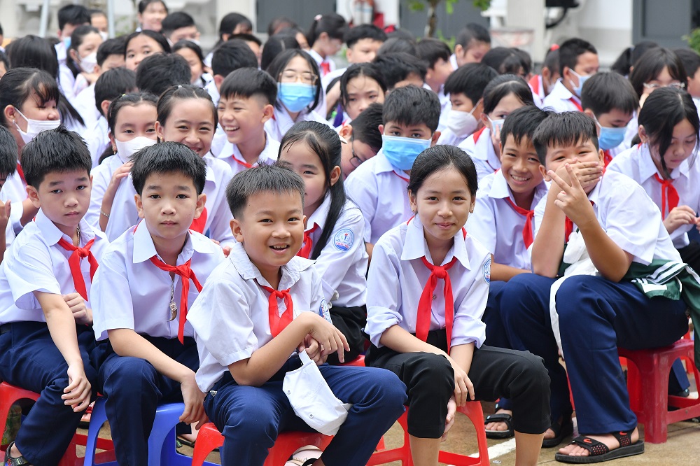 TrƯỜng Thcs ChÂu HÒa ĐÓn BẰng CÔng NhẬn TrƯỜng ĐẠt ChuẨn QuỐc Gia